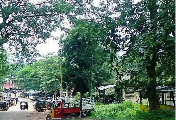 Allegation | 'കഴുത്തറുപ്പൻ മാസവാടകയും ഡെപോസിറ്റും'; കെട്ടിട ഉടമകളുടെ ...