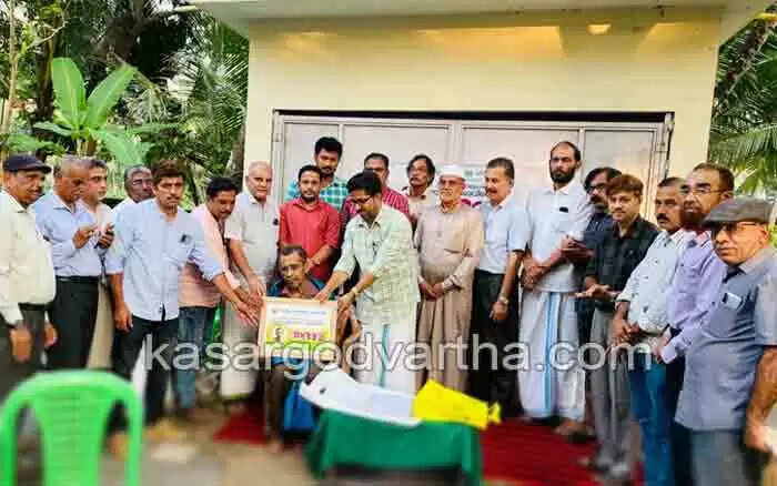Honored | പ്രൊഫ. ഇബ്രാഹിം ബേവിഞ്ചയെ ചെര്‍ക്കളം അബ്ദുല്ല ഫൗന്‍ഡേഷന് ...